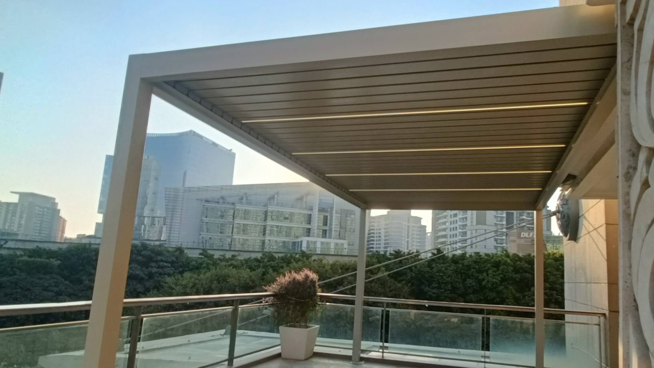 Louvered Pergola in India | Louvered Roofs Manufacturers | Applications ...